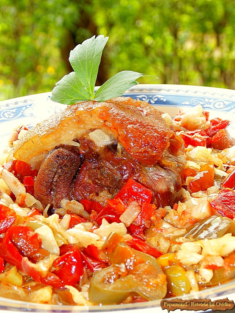 Ciolan de Porc la Cuptor cu Muraturi Asortate